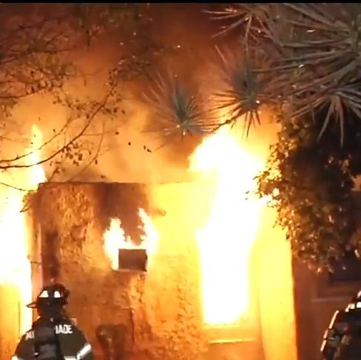 8 displaced after house fire in Miami Beach – Bugle Miami